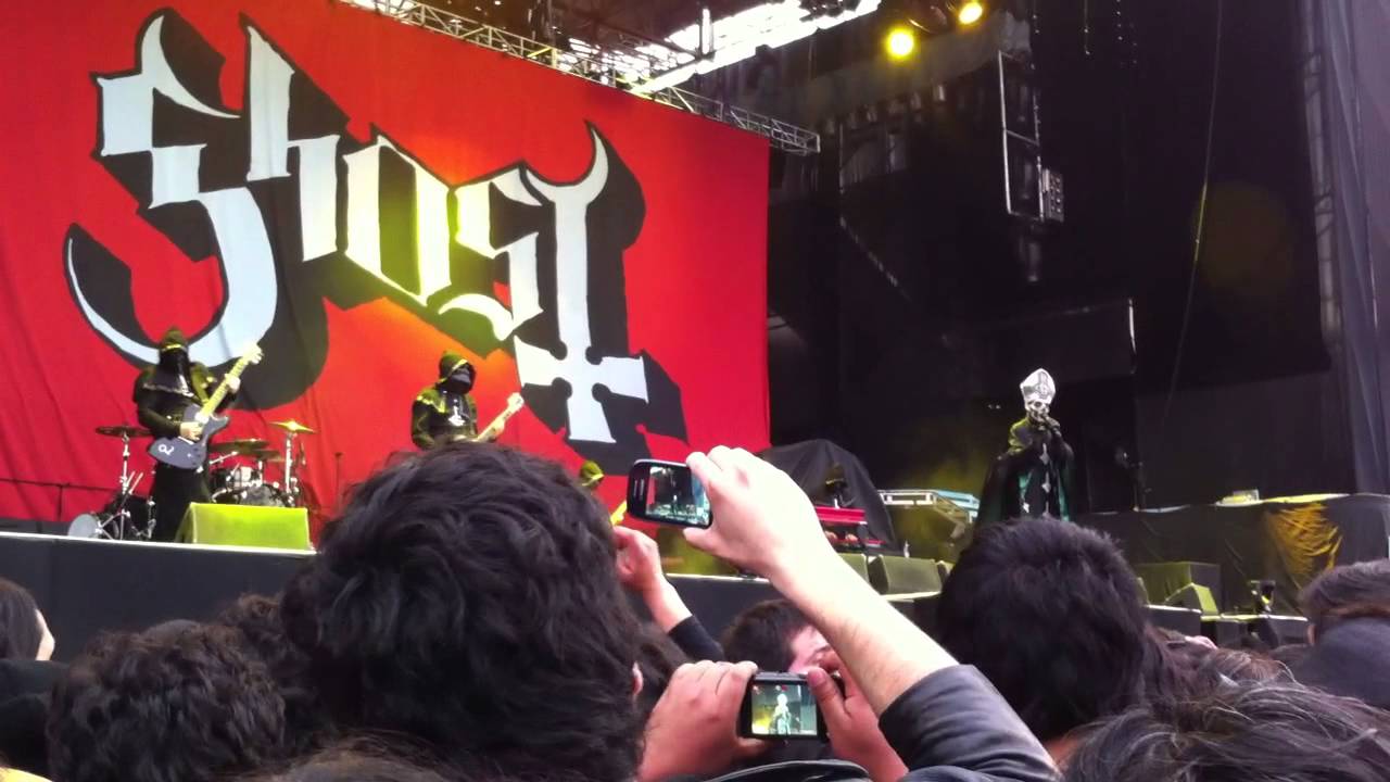 Ghost en Chile (2013) - Monstrance Clock (live) - YouTube