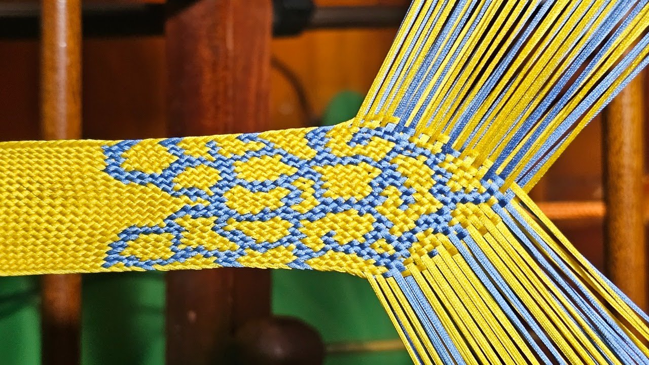Kumihimo - Takadai Braiding Stream - 141- Gold and Lapis - YouTube