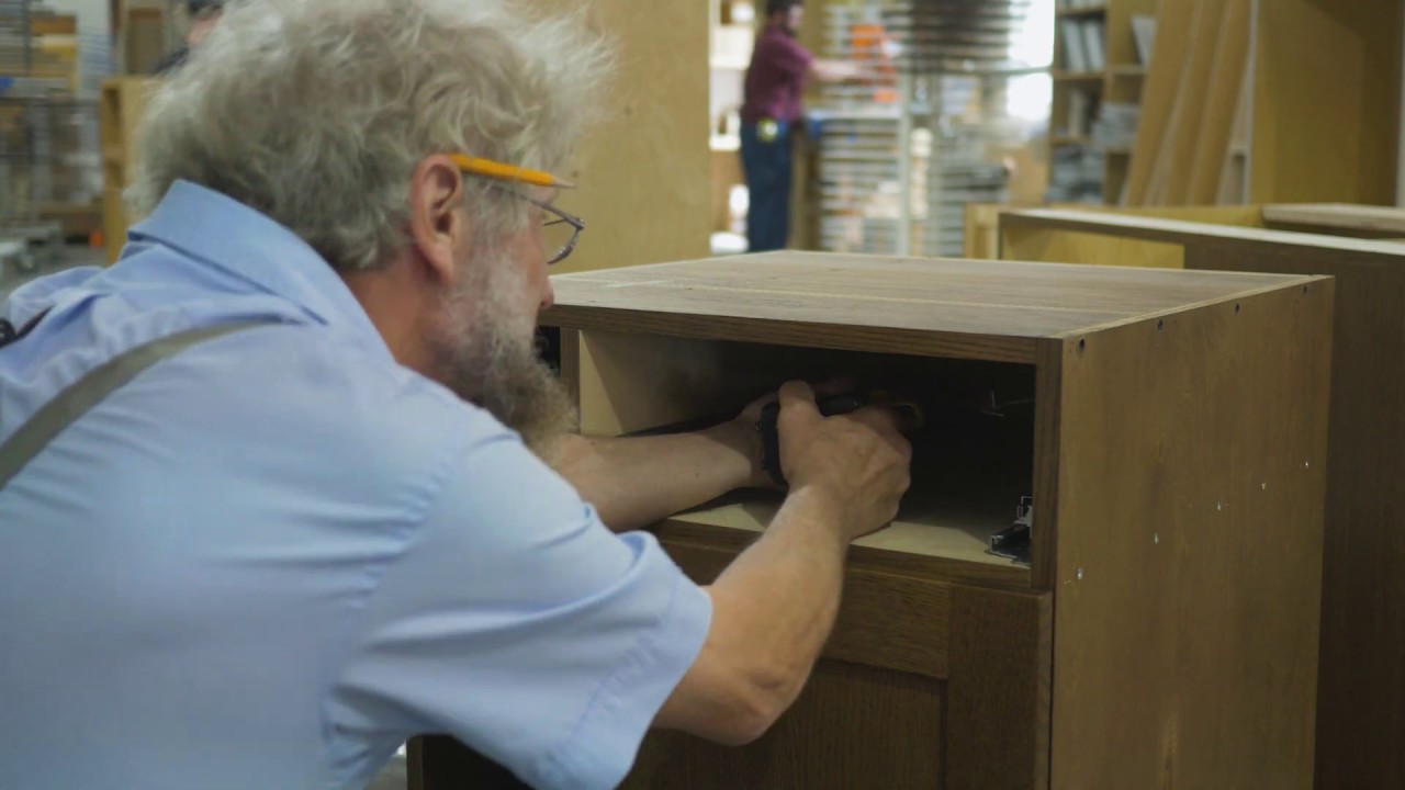 Wolverine Cabinetry Assembly in our Amish Run Facility in Indiana - YouTube