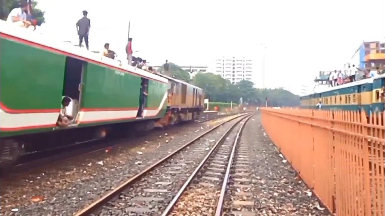 EGAROSINDHUR Express+KARNAPHULI Commuter Train 🌴/ Bangladesh Railway ...