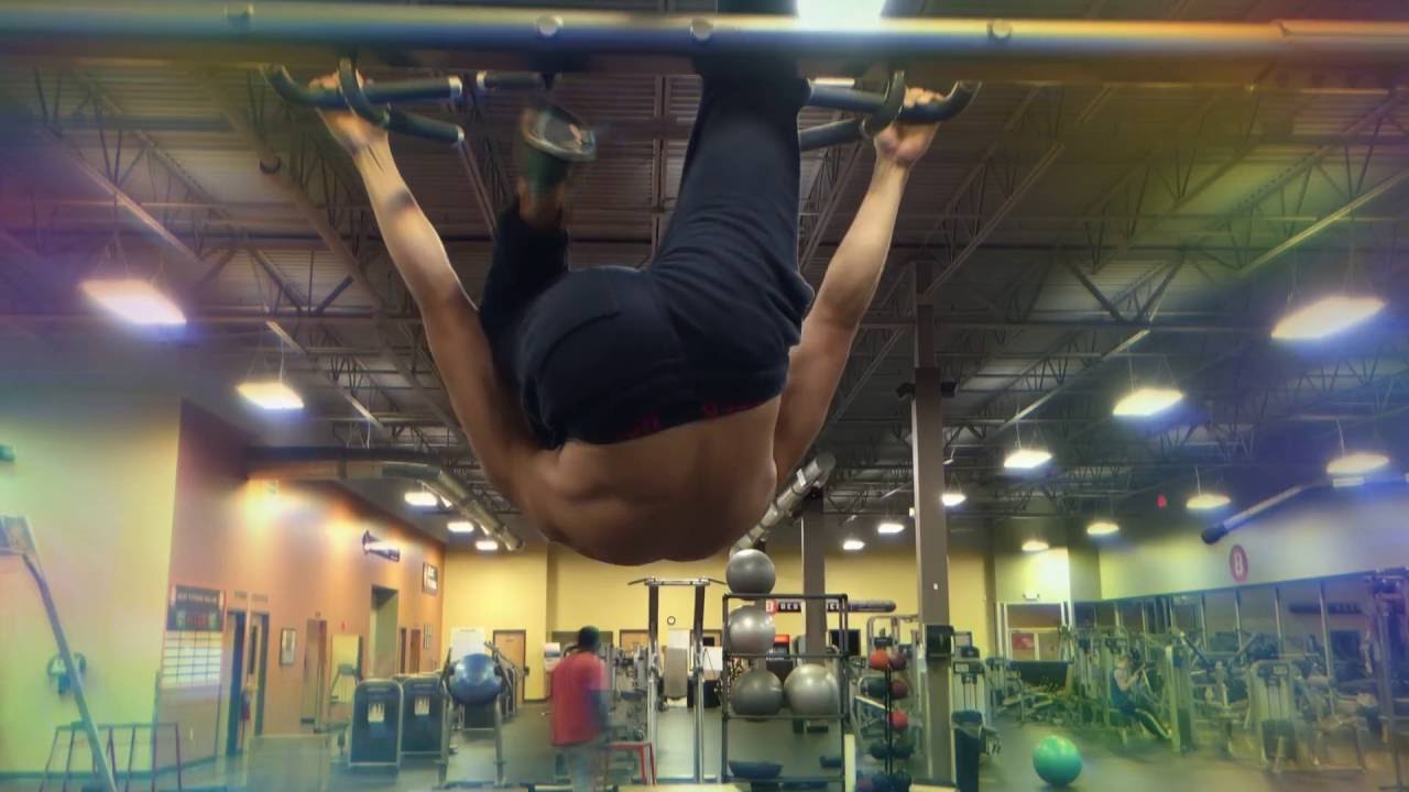 Hanging upside down Abs crunches + legs raise. - YouTube