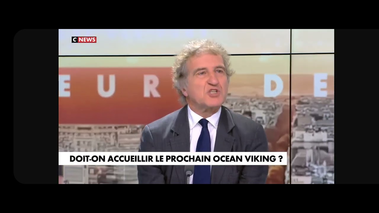 "Mais vous vivez où ?"- Pascal Praud clash Gerard Leclerc - YouTube