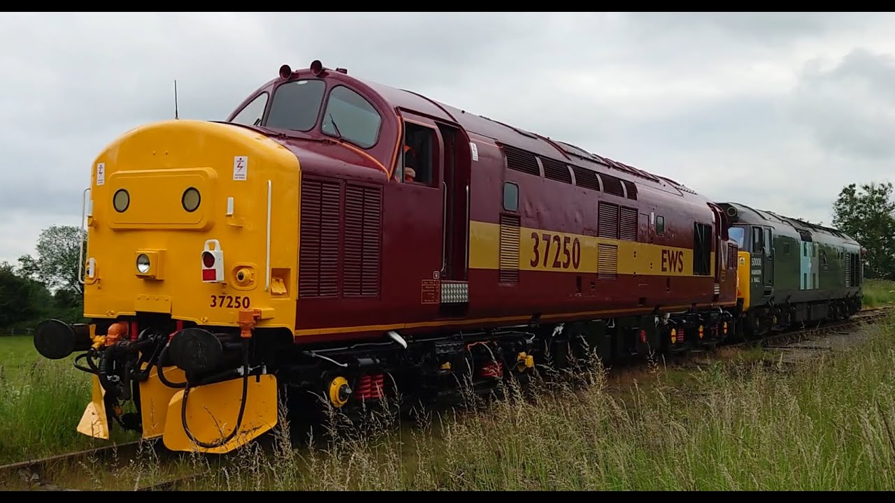 Class 50 (50008 Thunderer) Comes To Fetch Wensleydale Railway's Class ...
