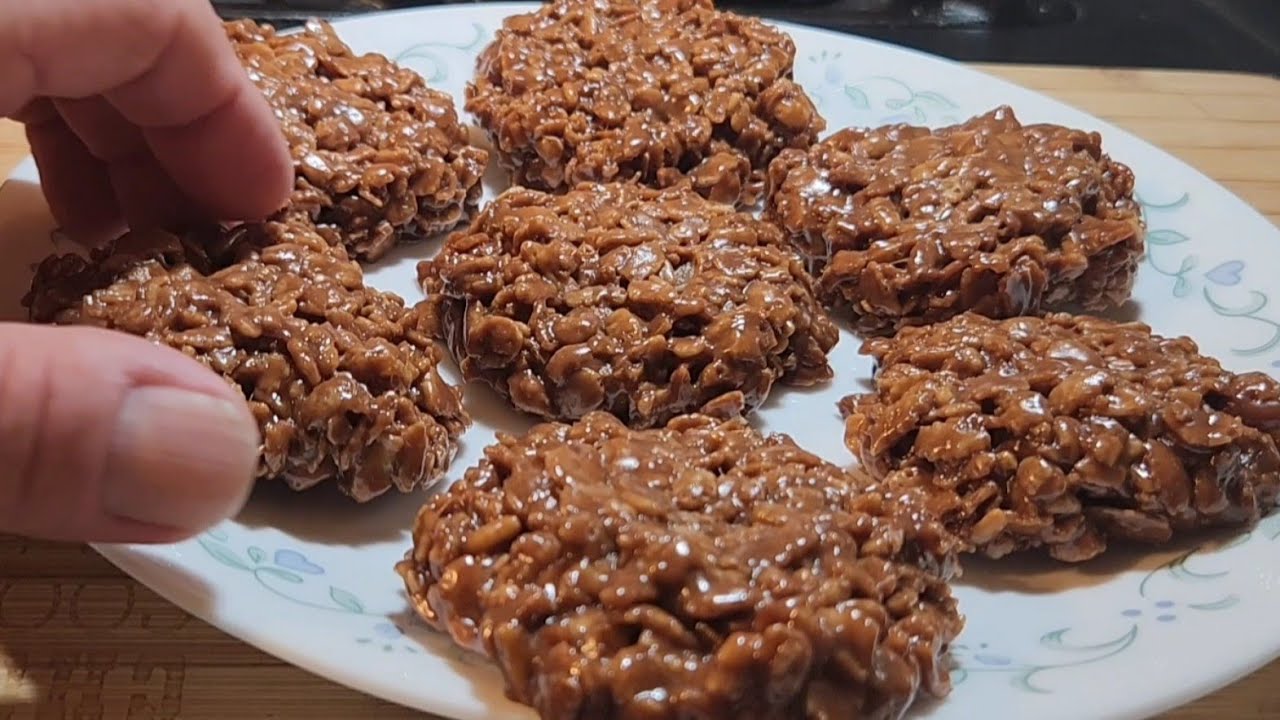 Chocolate Caramel Rice Crispy Cookies - YouTube