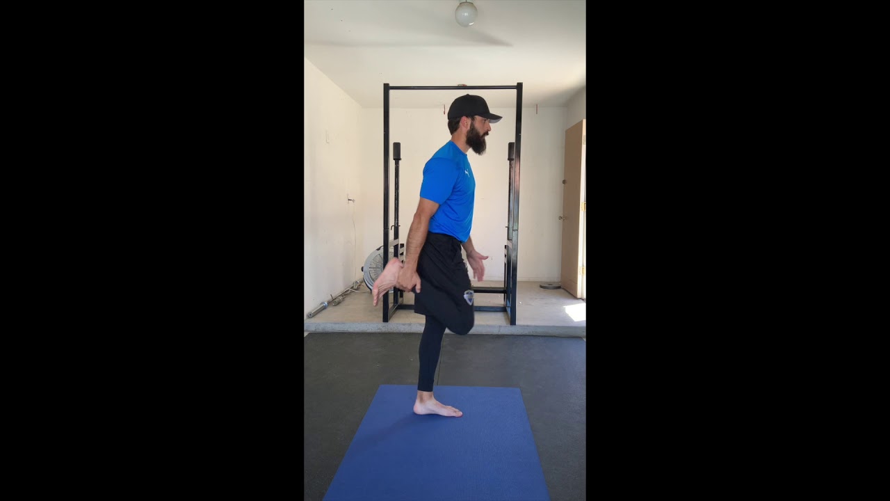 Dynamic Stretch: Quad Pull Dancer's Pose - YouTube