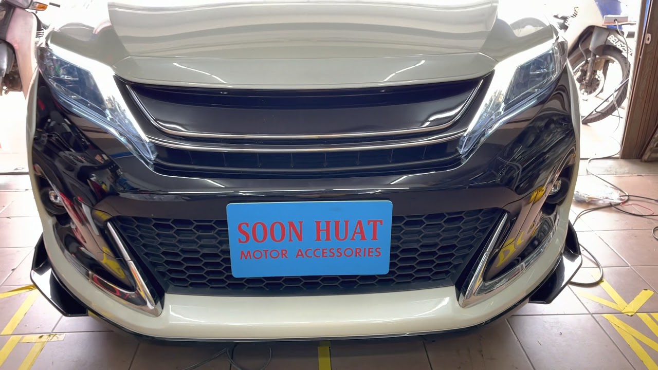 Toyota Harrier XU60 GS Upgrade Sequential Signal with DayLight - YouTube