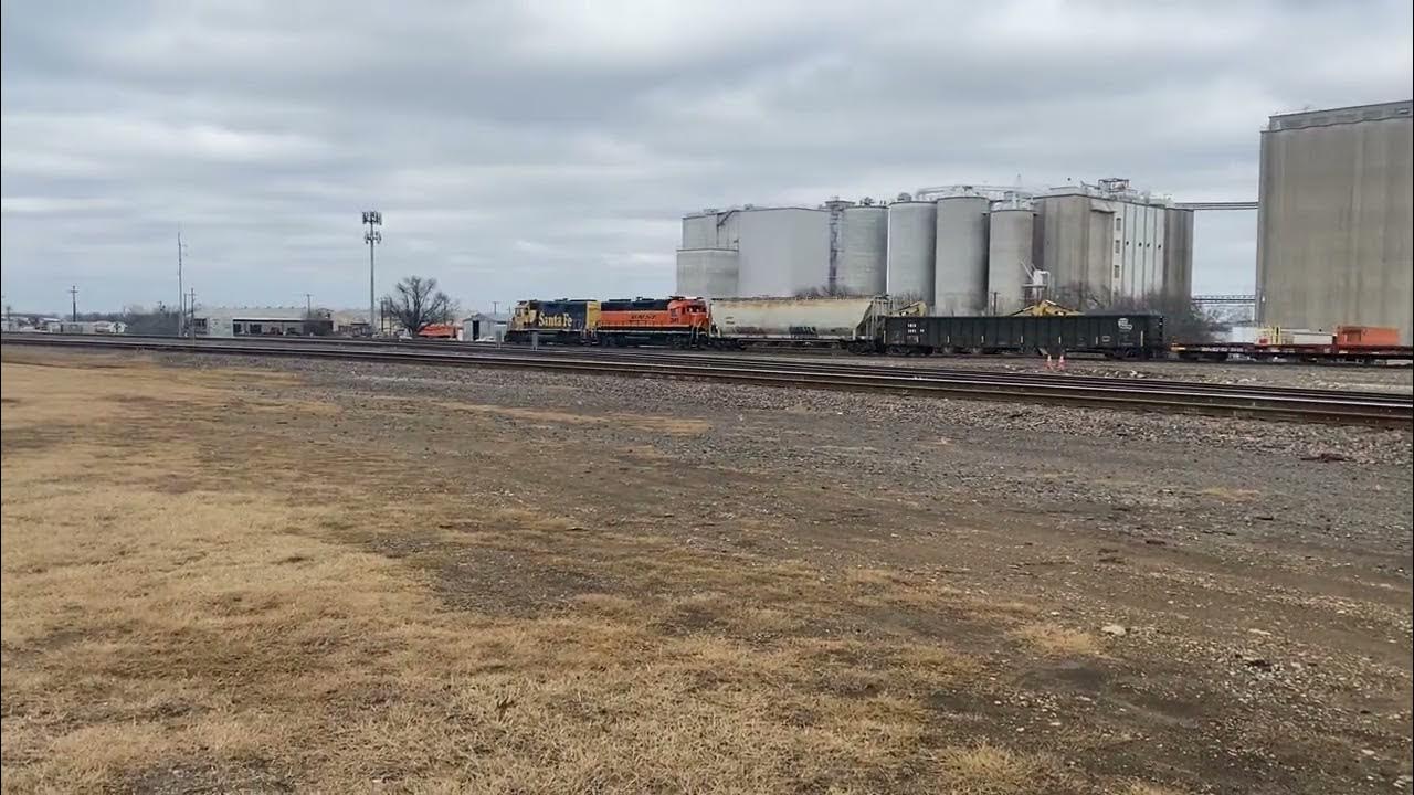 BNSF 3185 leads the Y-NYF1021 at Saginaw, TX Part 1/2 - YouTube