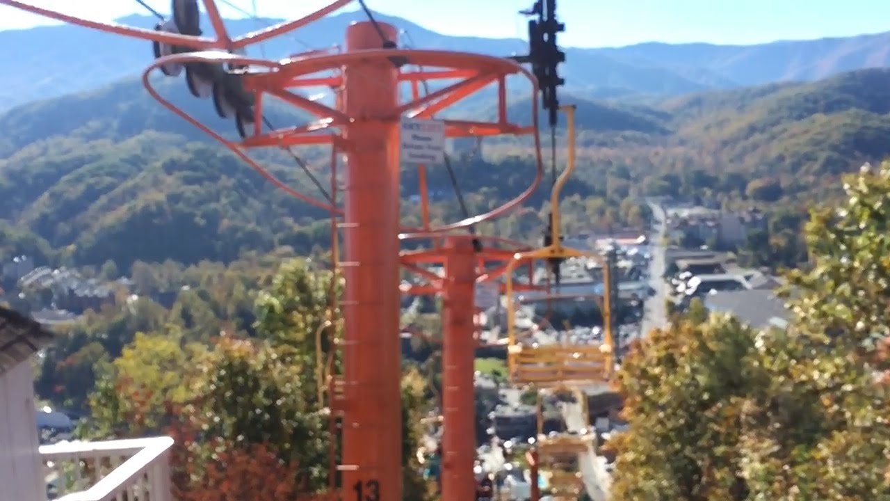 Gatlinburg Sky Lift Ride family ride Great Smokey Mountains Tennesee ...