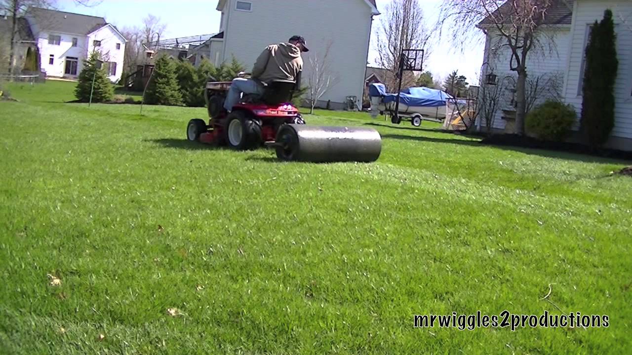 Wheel Horse 520H Pulling Roller - YouTube