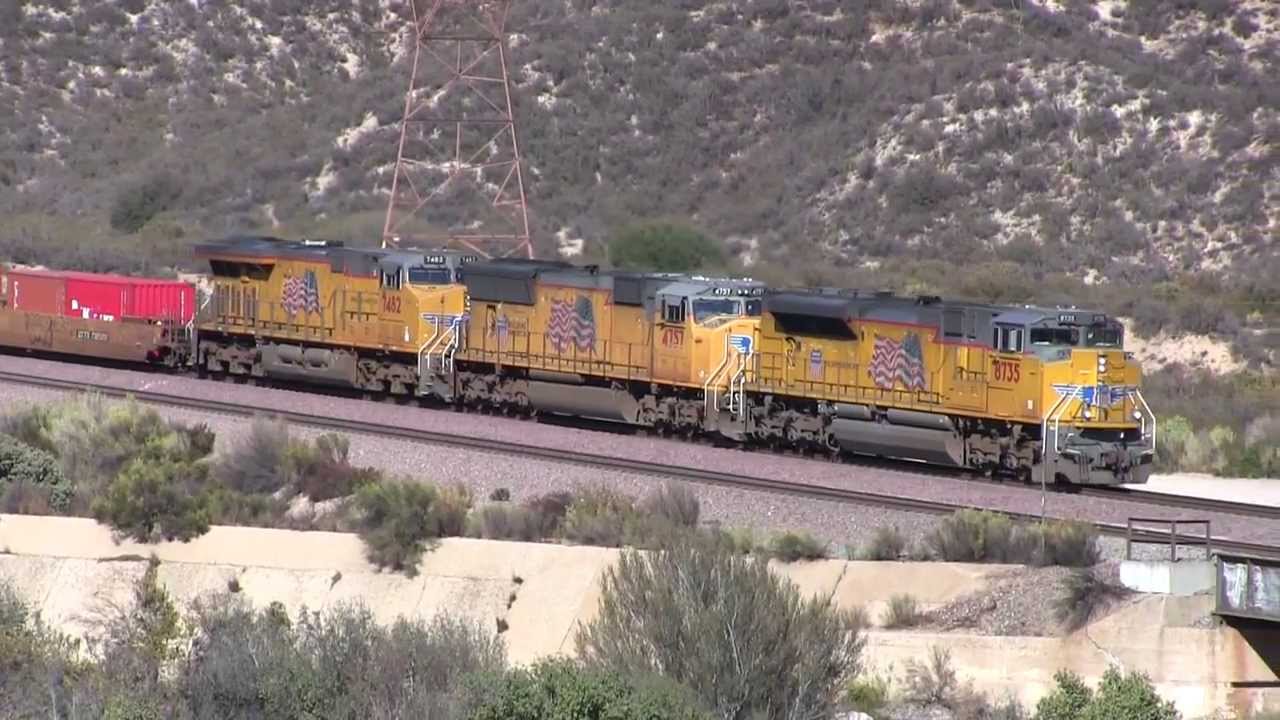 Union Pacific 8735 Meets Union Pacific 4503 On Cajon Pass 10-7-13 - YouTube
