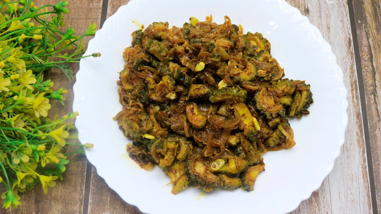 Karela Pyaz Recipe by Naz's Kitchen - YouTube