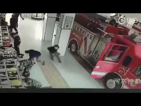 Yangın alarmı geldiğinde itfaiyecilerin ilginç anları