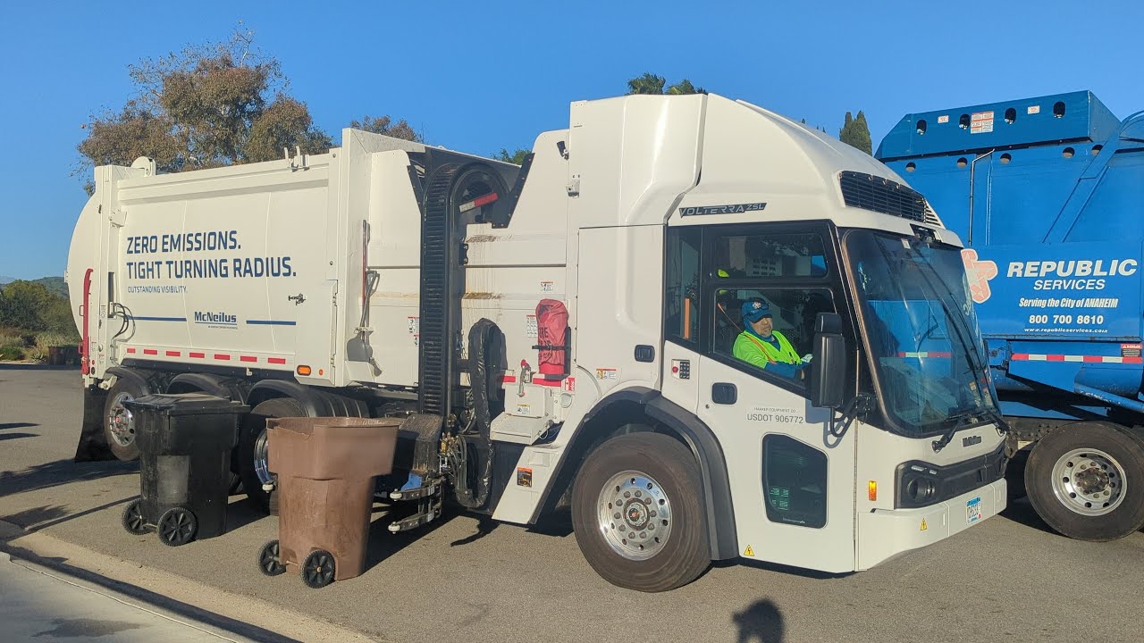 Demo Electric McNeilus Volterra ZSL Garbage Truck - YouTube