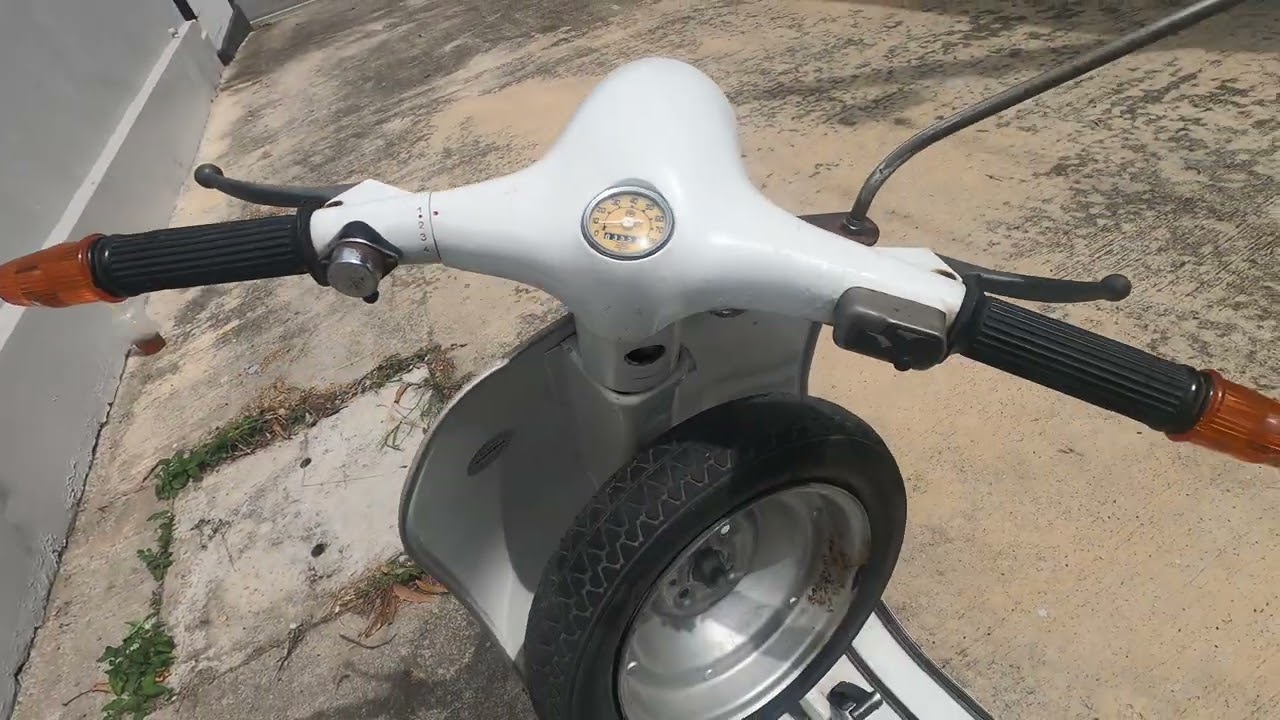 Review Vespa Smallframe 50s - YouTube