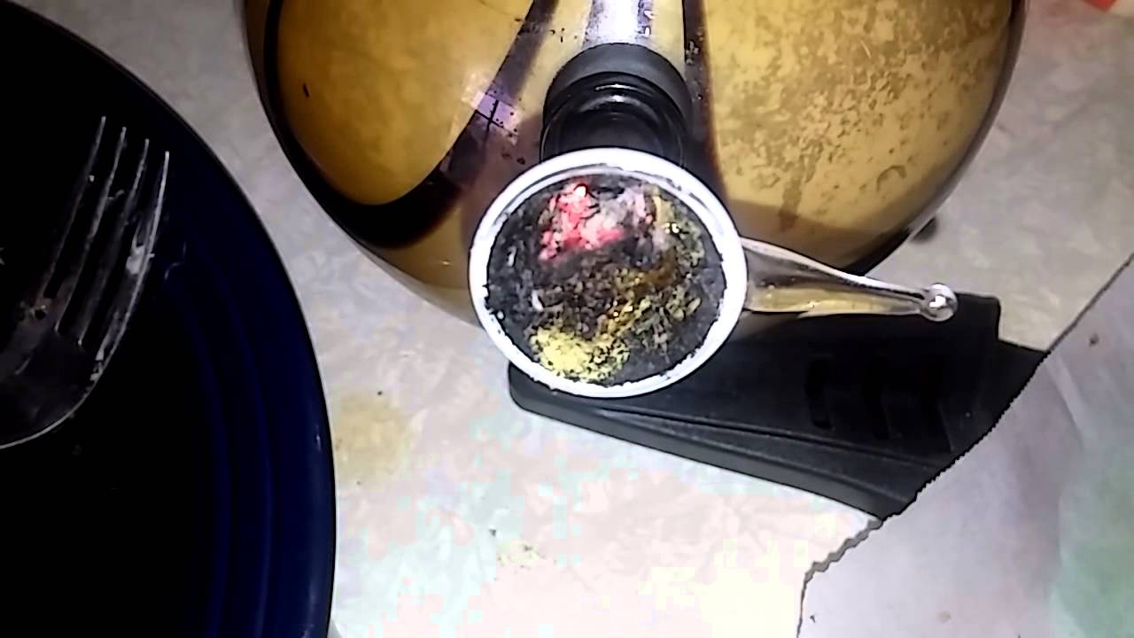 Smoking my first moon rock. (Bud coated in hash oil and rolled in kief ...