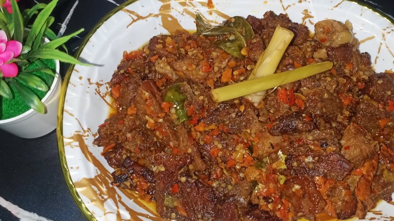 DAGING SAPI GORENG MERCON PEDASNYA BIKIN HUHA - YouTube