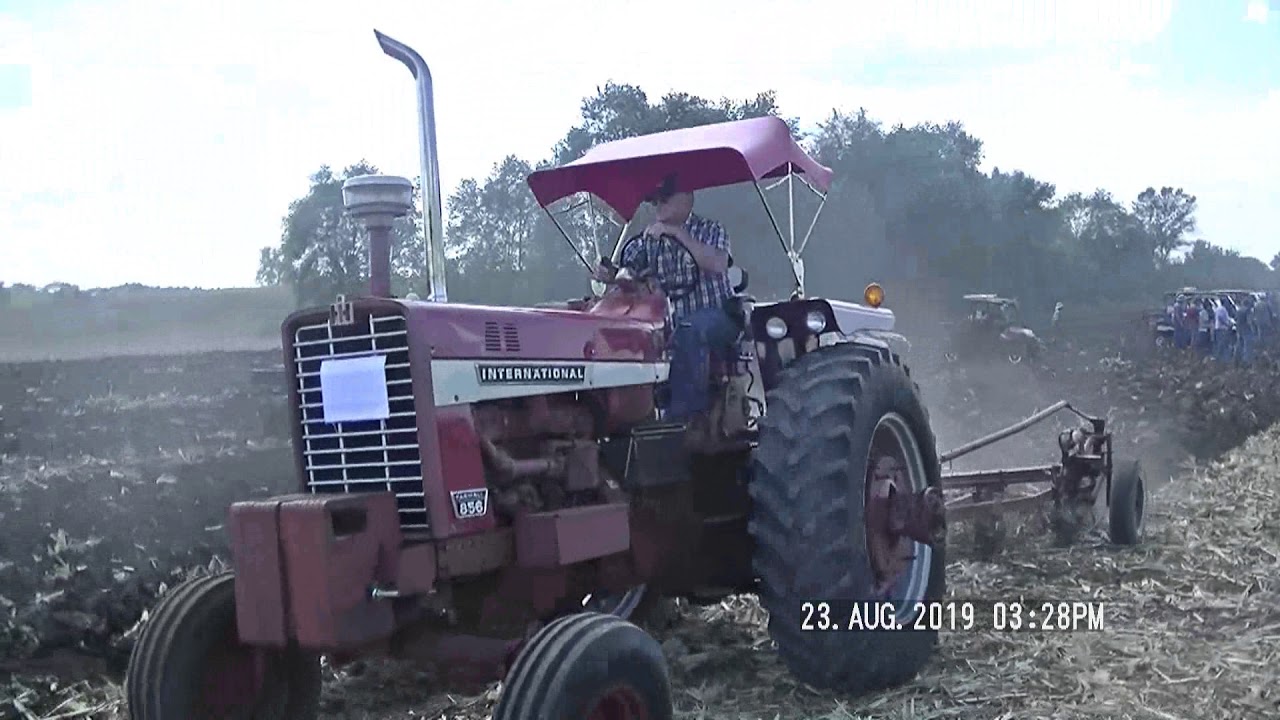PLOWING AT THE 2019 HALF CENTURY OF PROGRESS SHOW RANTOUL, IL - YouTube