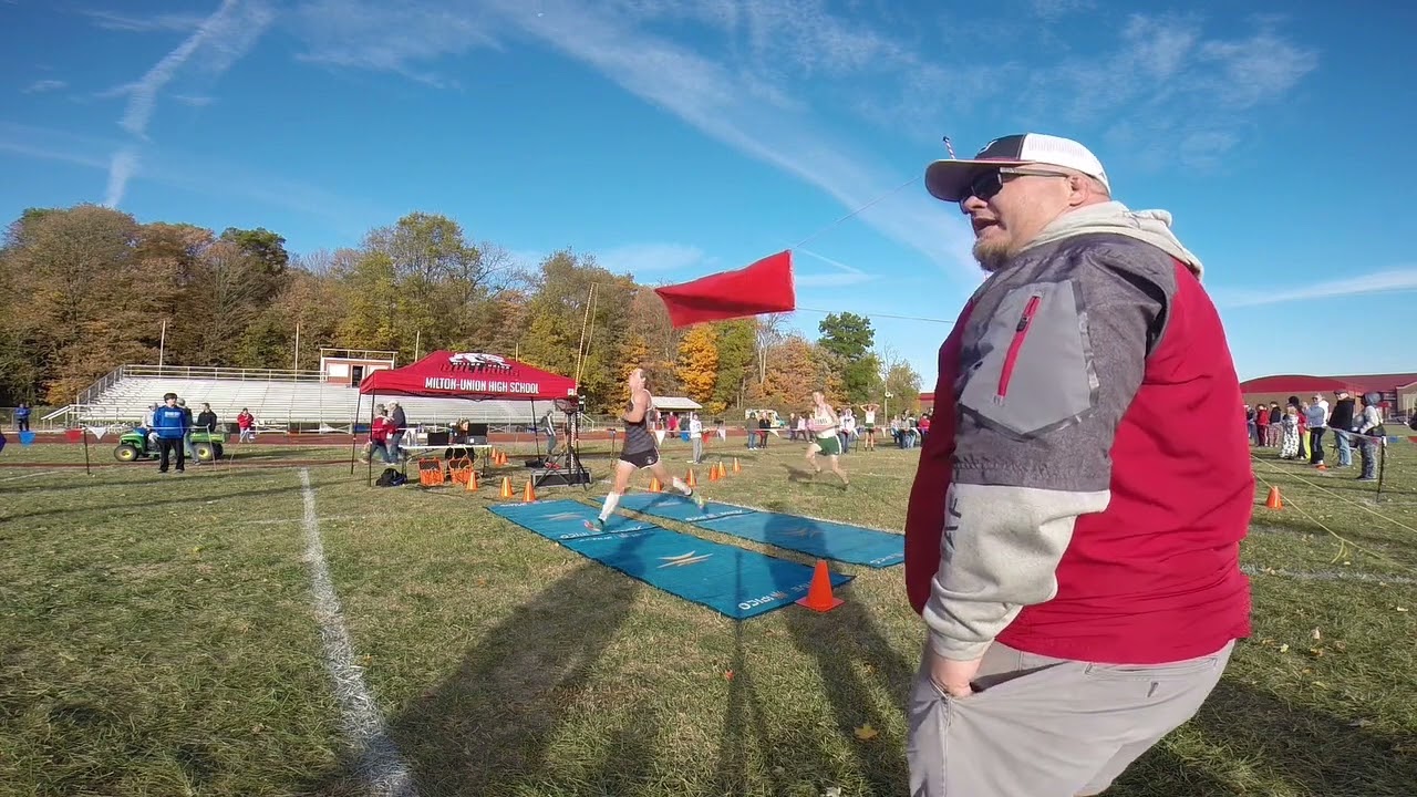 Three Rivers Conference High School Boys Finish - YouTube