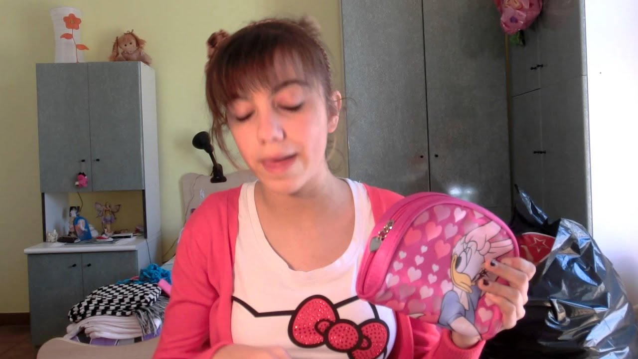 video tag che cosa c'e nella mia borsa :) - YouTube