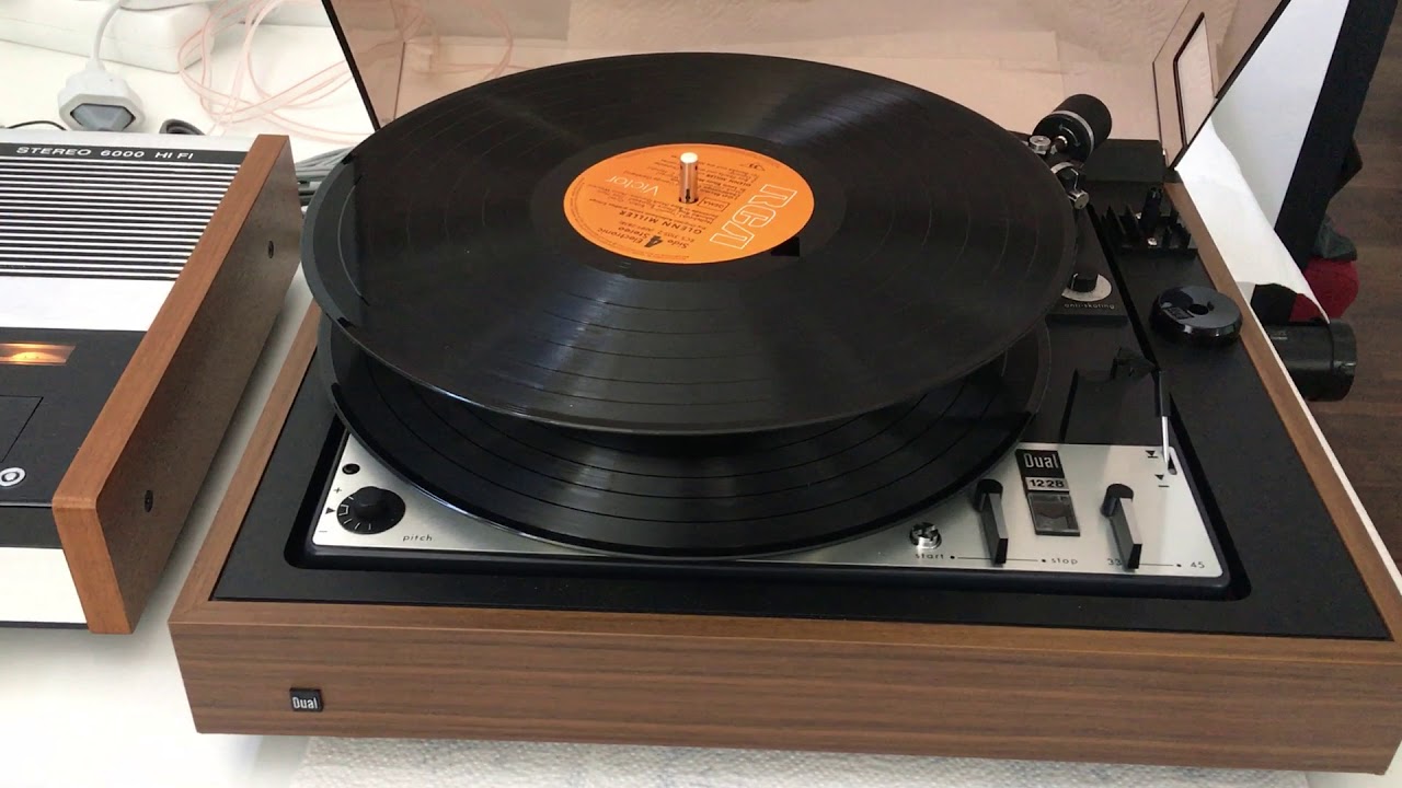 Dual 1228 Turntable - record changer demo (Video 2) - YouTube