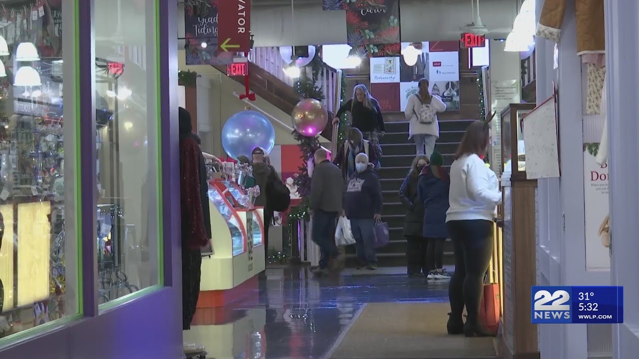 Rising consumer confidence signals economic optimism in U.S. - YouTube