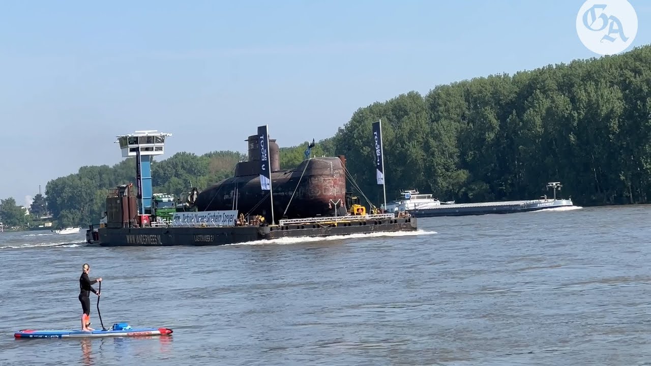 Was macht ein U-Boot auf dem Rhein? Die letzte Fahrt der U17 - YouTube