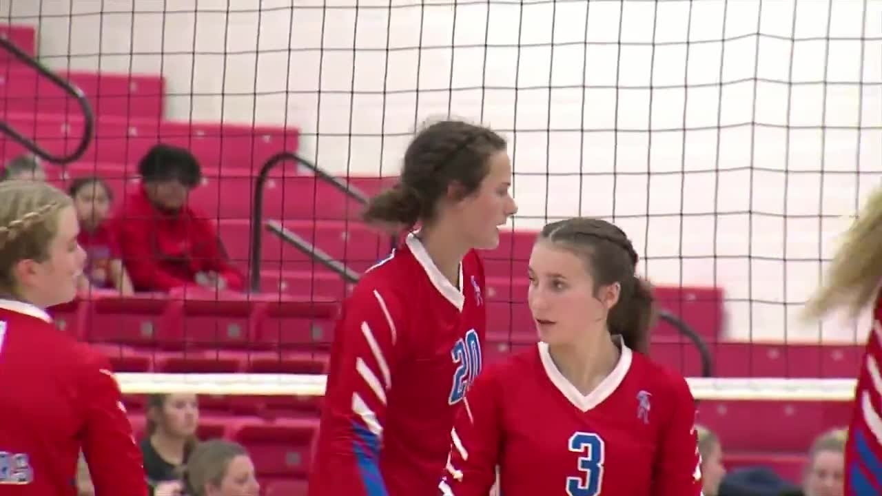 Wayne Trace Volleyball Sweeps LCC 3-0 - YouTube