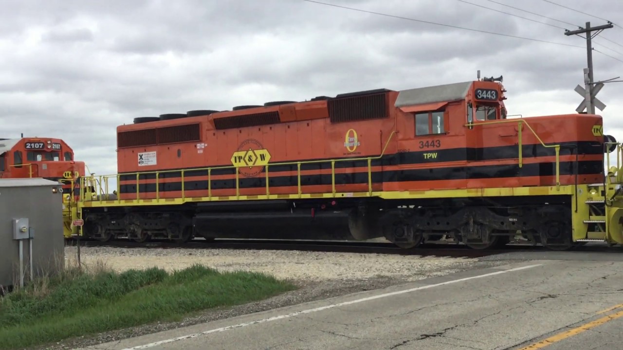 TPW 3440 (SD40-2) leads a eastbound TPW road freight near Cruger, IL 05 ...