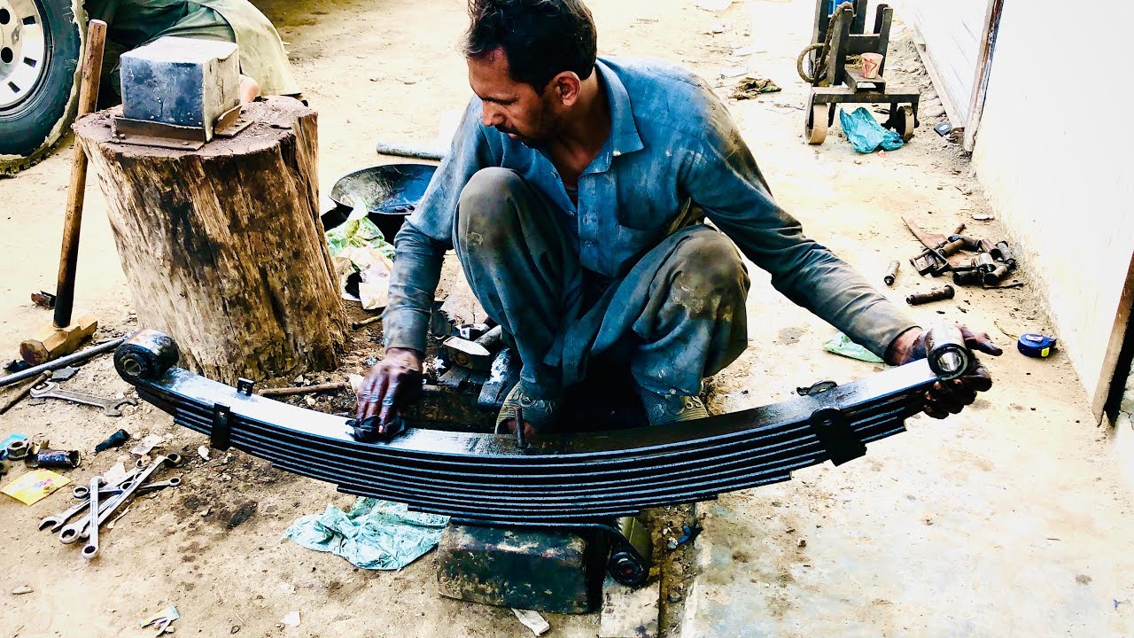 Amazing Technique Of Fixing a Bus Suspension System (Leaf Spring ...