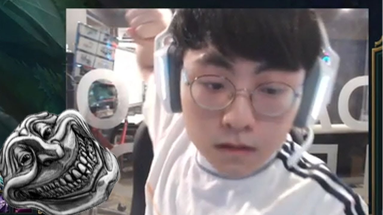 Showmaker throwing hand on his jungler - YouTube