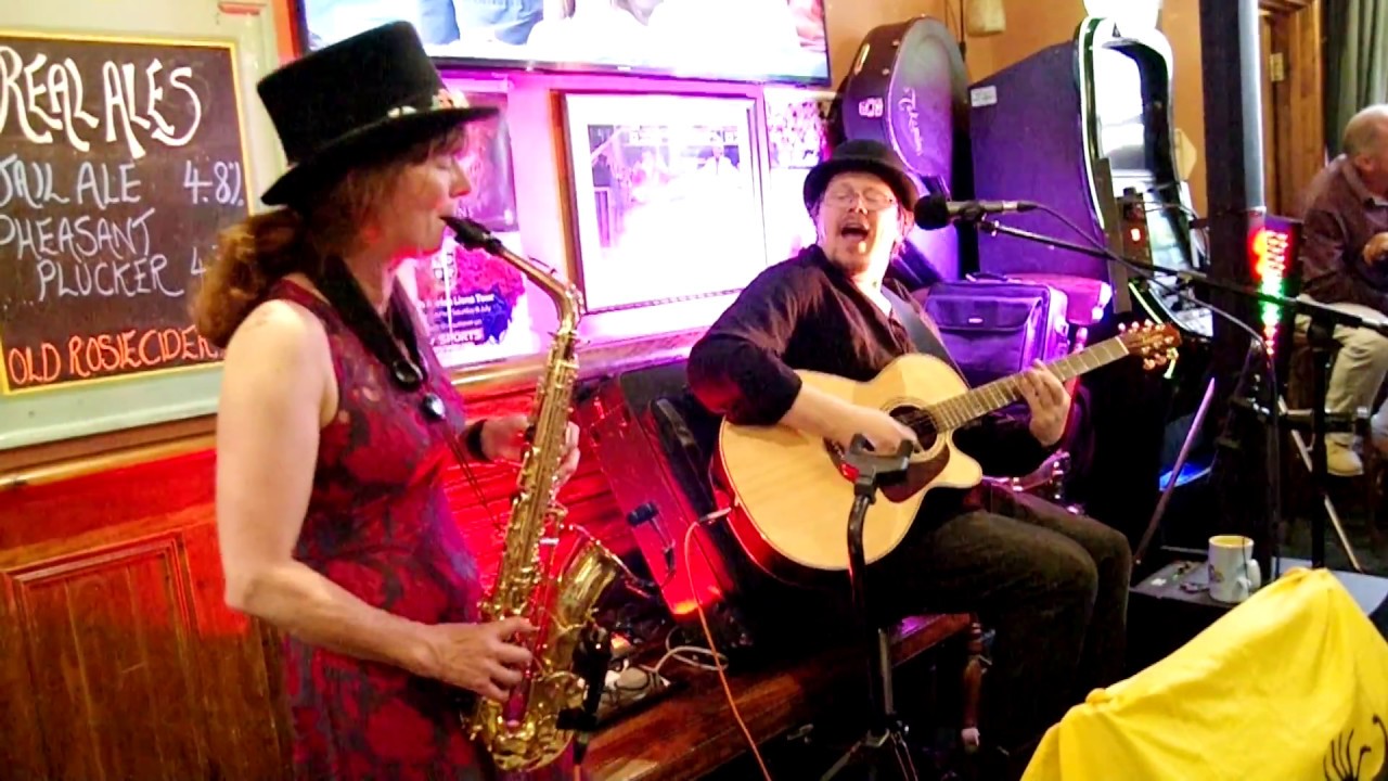 Go tell Alice - I Wanna Be Like You - YouTube