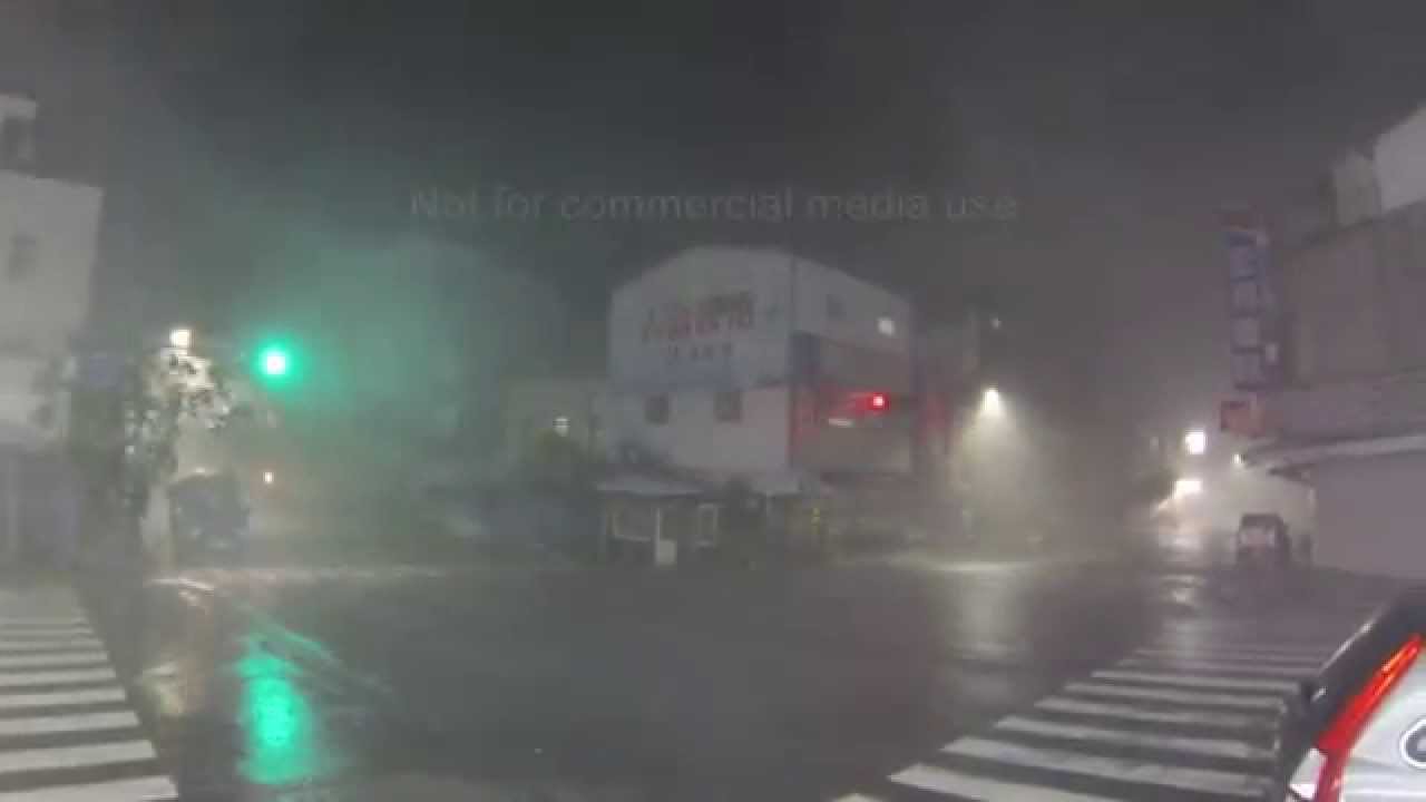 Typhoon Matmo's Eyewall - Extended Footage From Taiwan - YouTube
