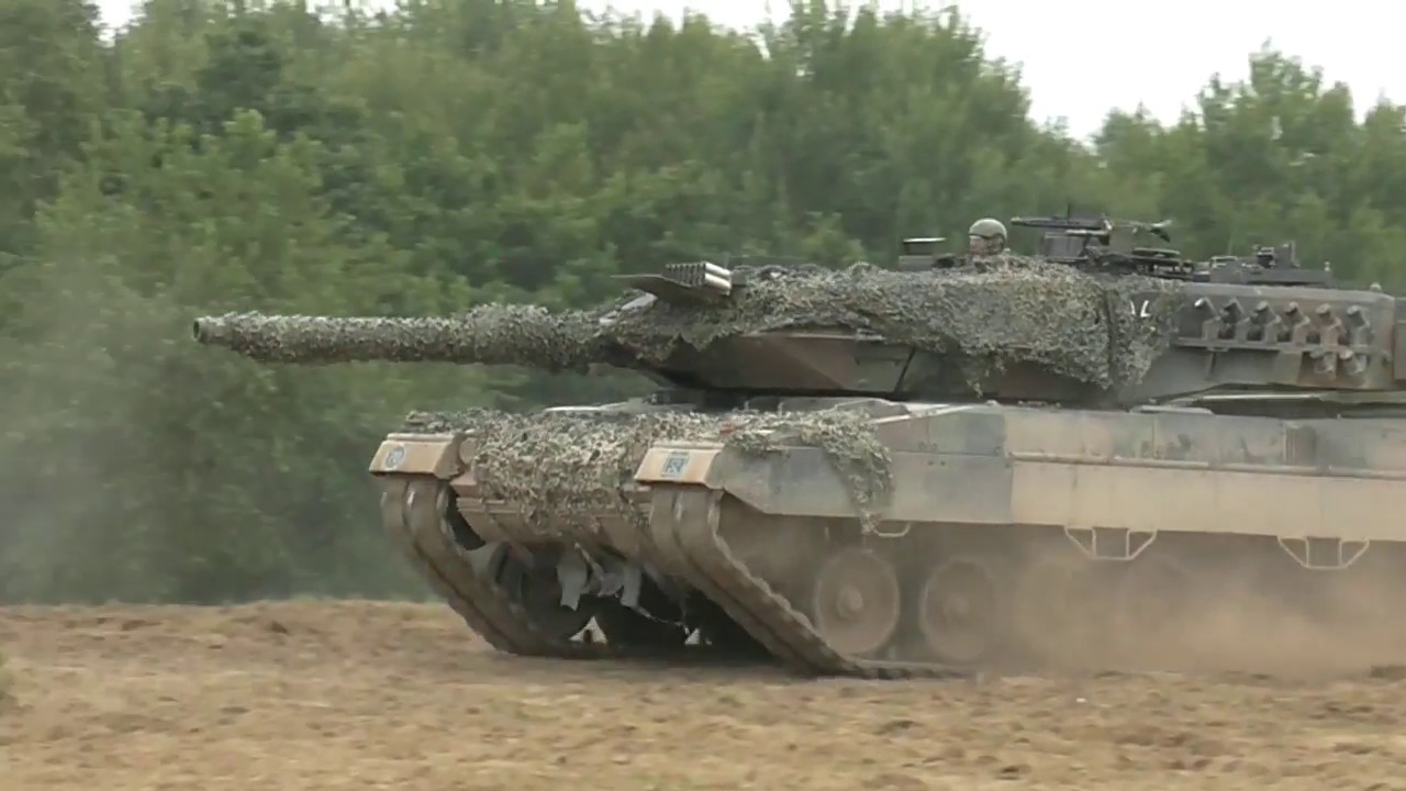 Bundeswehr Kampfpanzer Leopard 2 im Güz 2017 - YouTube