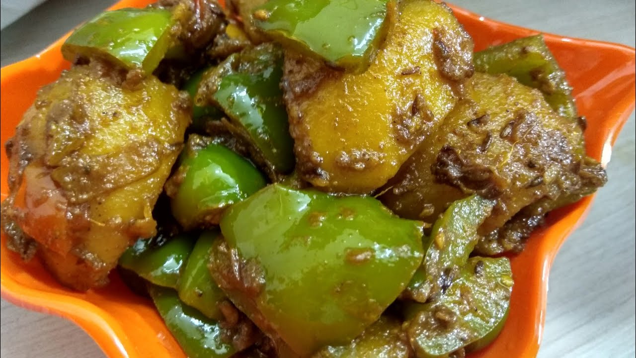 Masala Aloo Shimla Mirch sabji/Aloo Shimla Mirch ki sabzi - YouTube