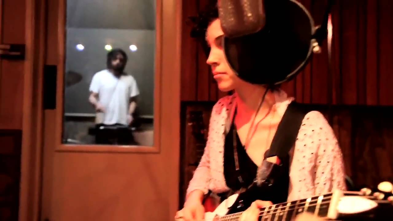 Record Club - Wild Life Acordes - Chordify