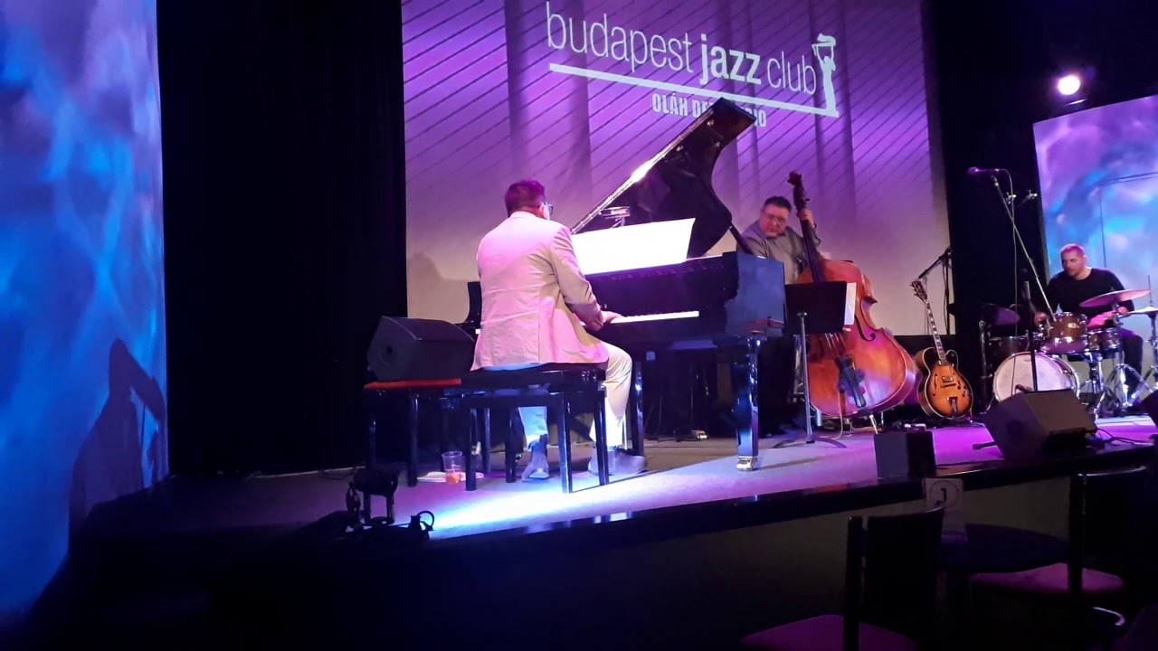 2019-01-16-BJC-Oláh Dezső trio-Intermezzo II. (részlet) - YouTube