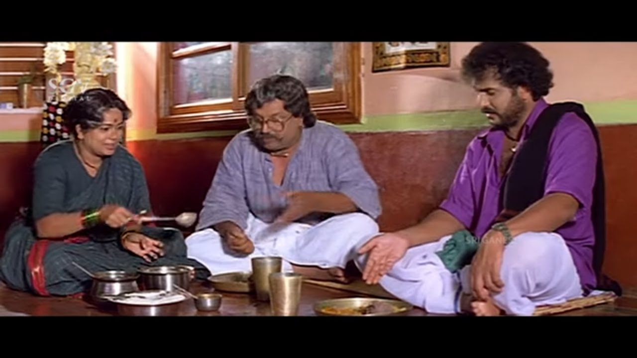Ravichandran Eating Ragi Mudde in Umashree House | Sipayi Kannada Movie ...