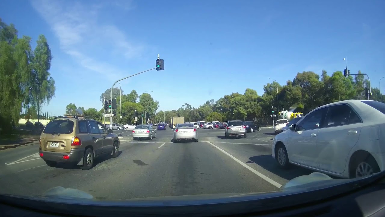 DRIVING ALONG MONTAGUE ROAD - YouTube