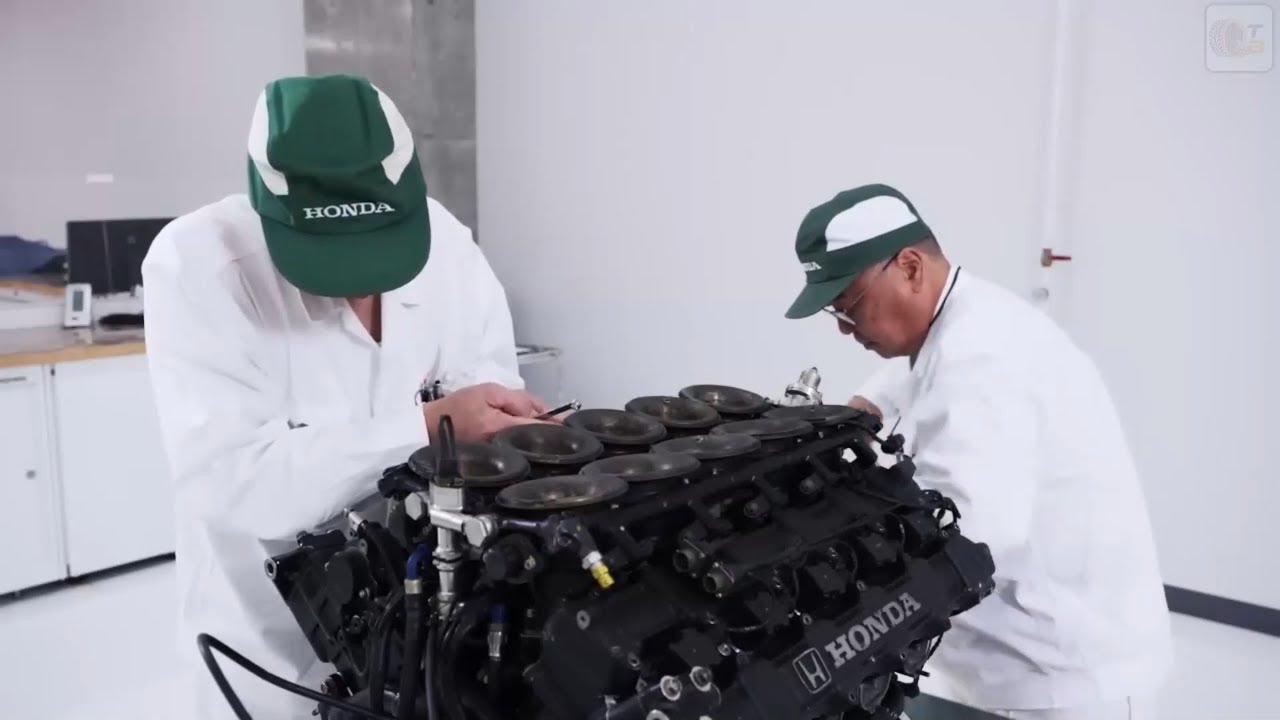 Honda zerlegt Ayrton Sennas F1 RA100E-Motor | und nicht nur den - YouTube