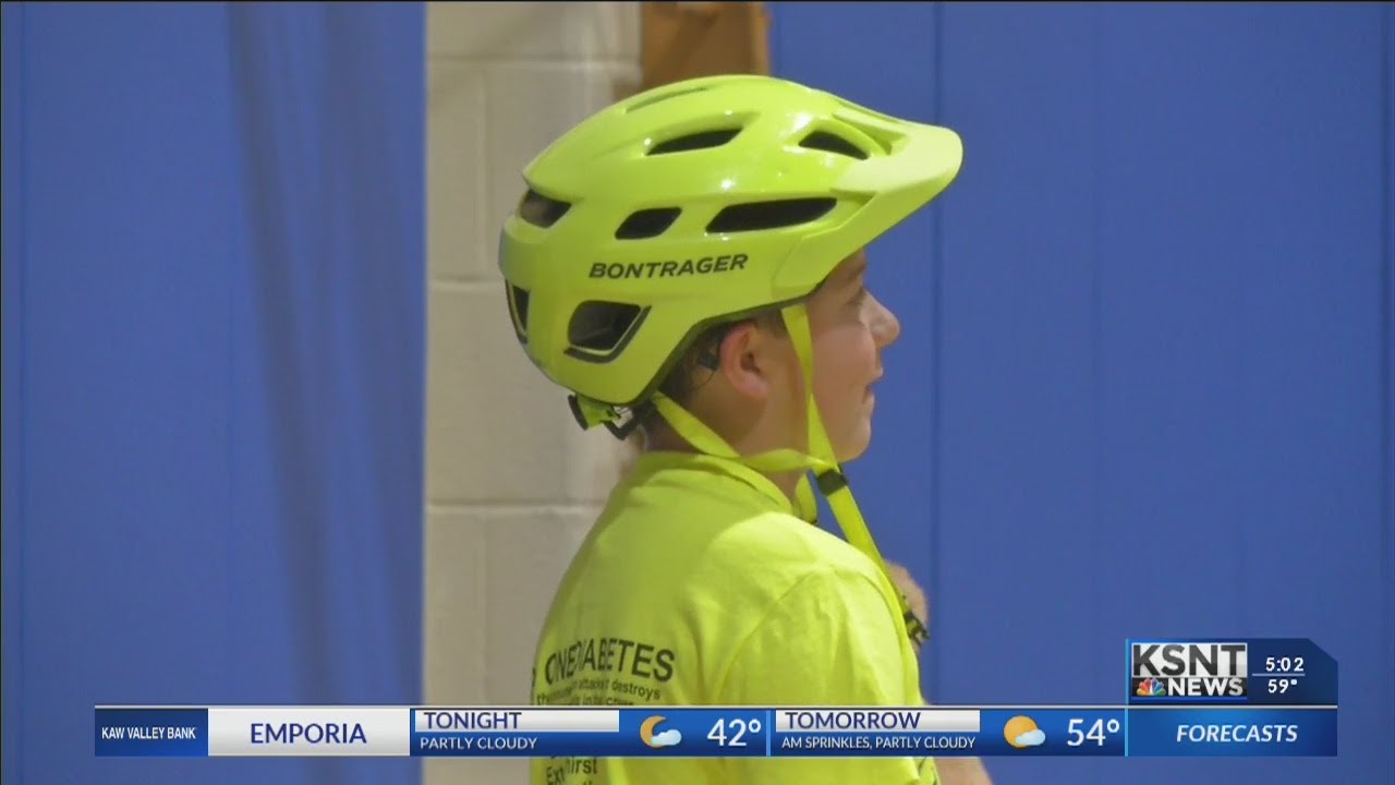 Emporia man travels through Kansas, teaches kids about diabetes - YouTube
