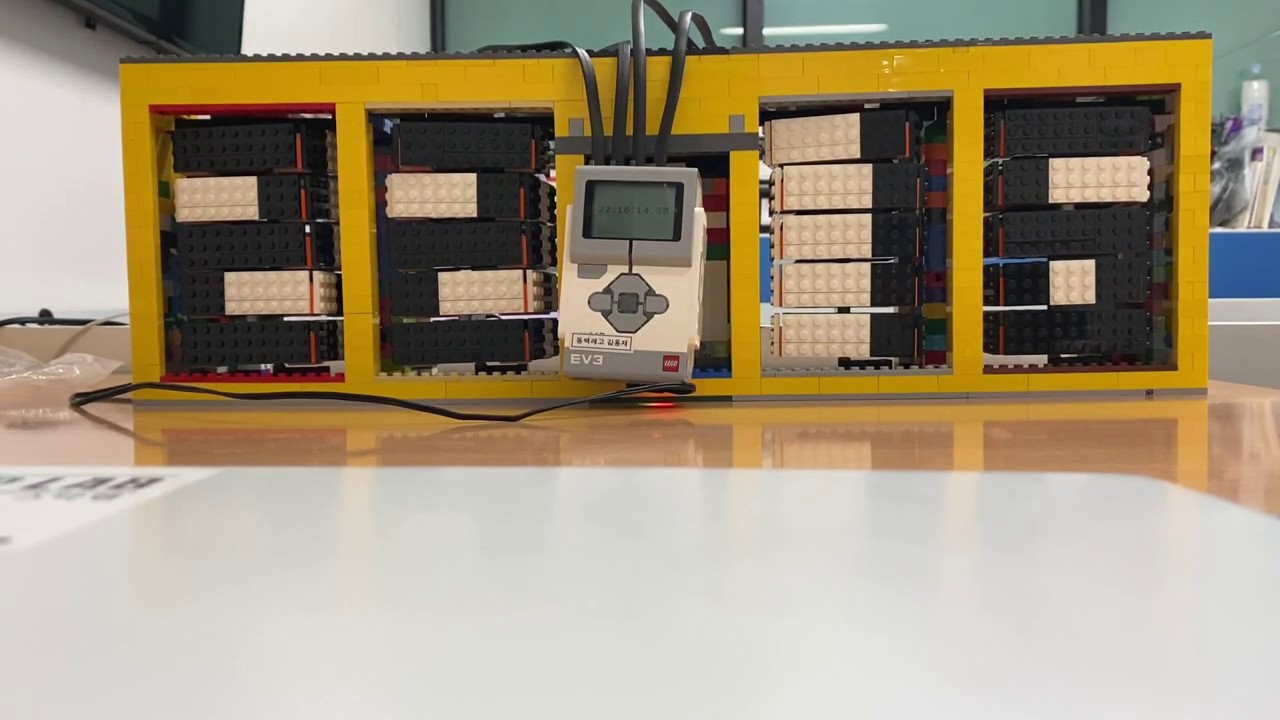 Mindstorm EV3 twisted Clock - YouTube