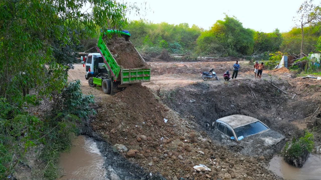Amazing! The Best Project Filling Up Soil In The Pond To Build Base ...