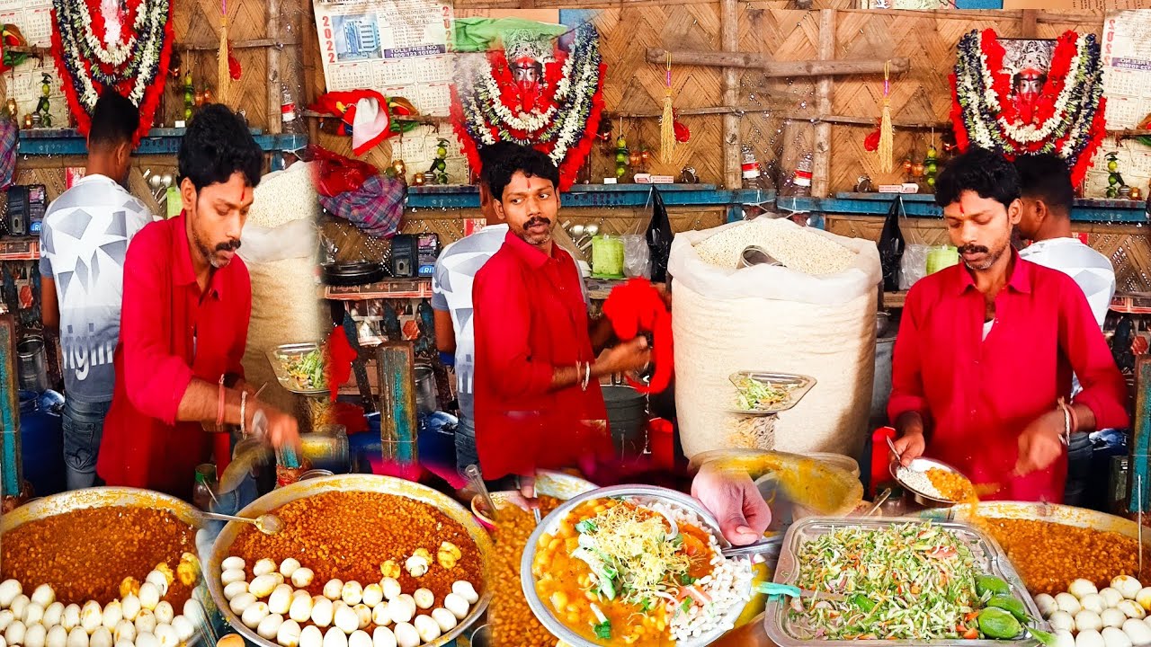 Unlimited Ghugni With Muri Boiled Egg | Cheapest Breakfast Place In ...