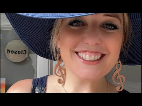 Sarah Louise live in Colchester 7/9 - YouTube