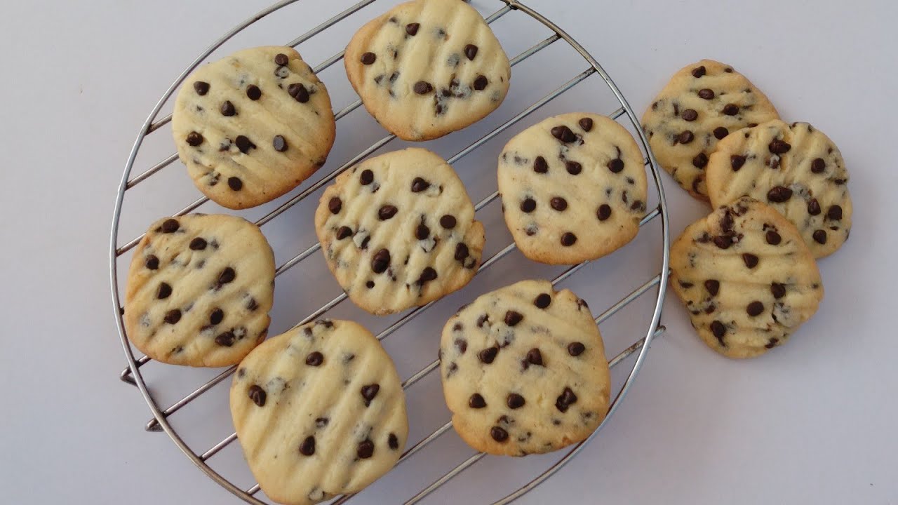 Bekri biscuit recipe/ chocolate chips cookies recipe/ बिस्किट रेसिपी ...