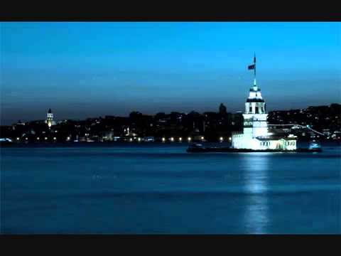 Cok güzel bir fon müzigi Ömer Faruk Tekbilek