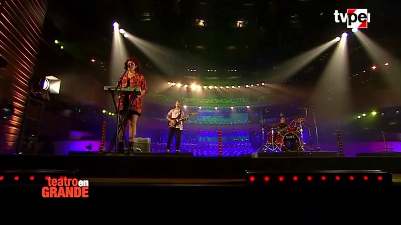 Dan Dan Dero - Lluvia [Teatro en grande] - YouTube