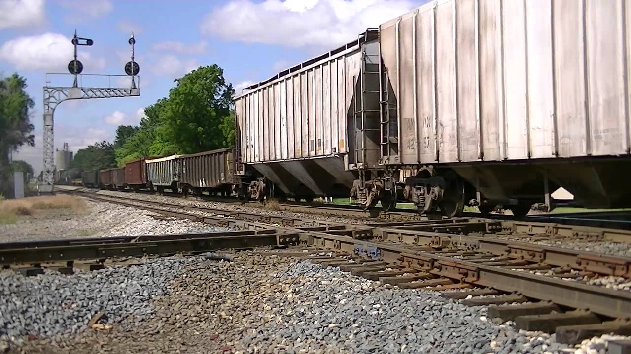 CSX Train crossing NS at Leipsic Ohio - YouTube