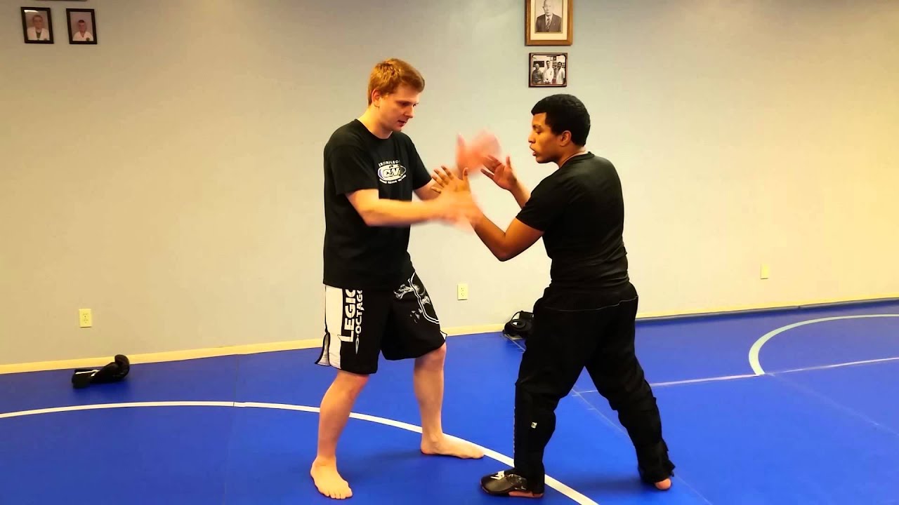 Initiate clinch from standing - YouTube