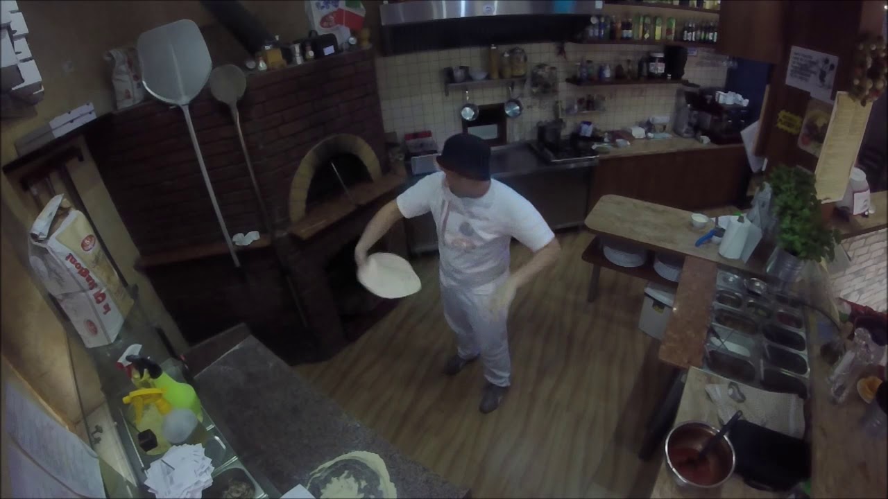 Spinning pizza - YouTube